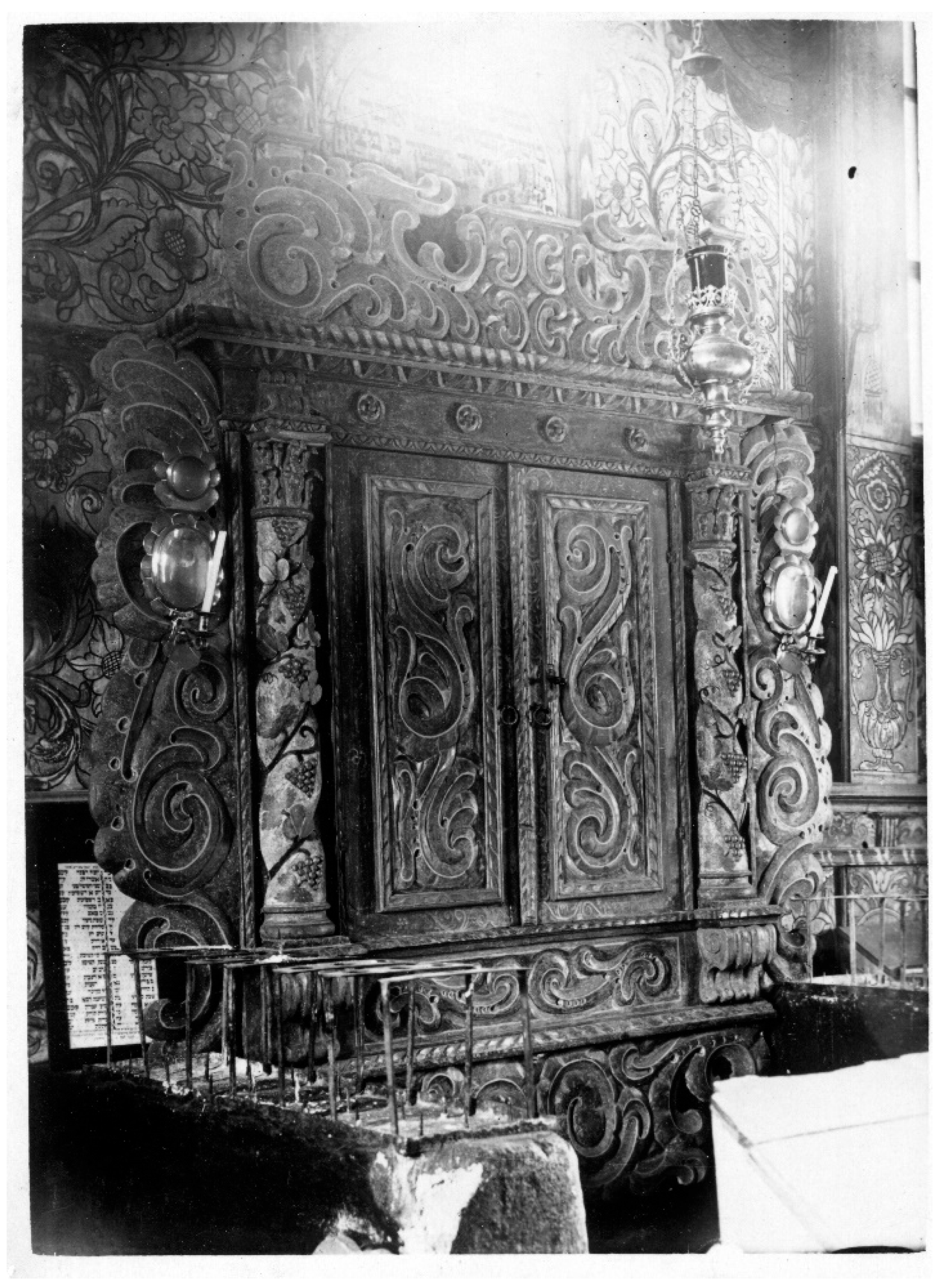 Painting the Sacred: Torah Arks, Peripheral Communities, and Religious ...